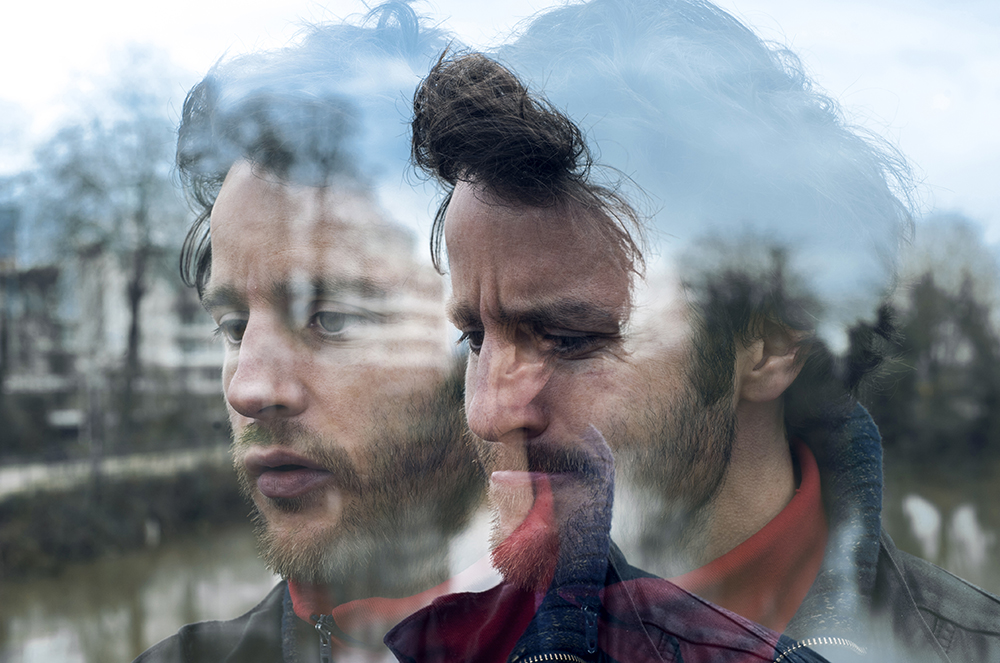 Simon Tanguy, People in a Field - MaCulture.fr