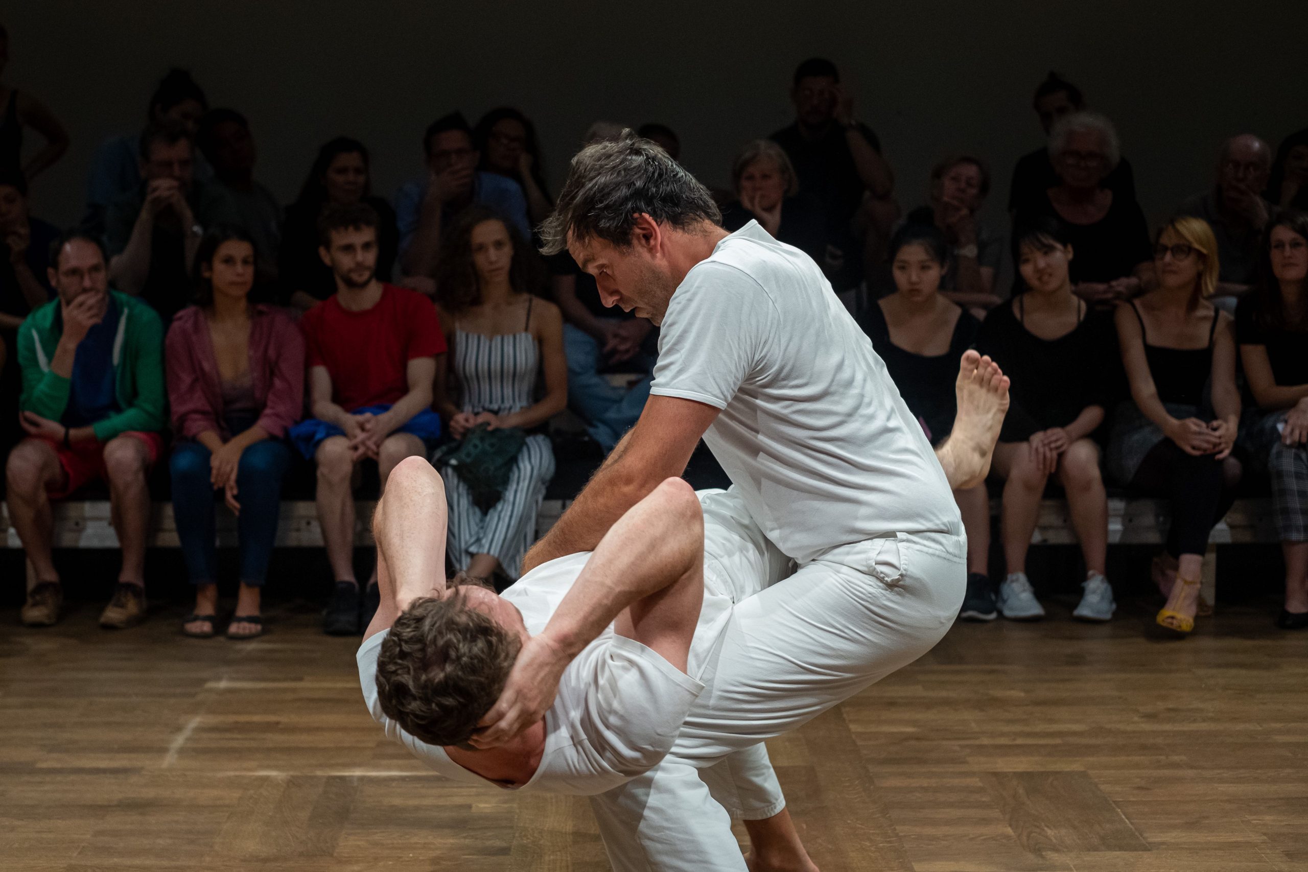 Dimitri Chamblas & Boris Charmatz, À bras-le-corps - MaCulture.fr